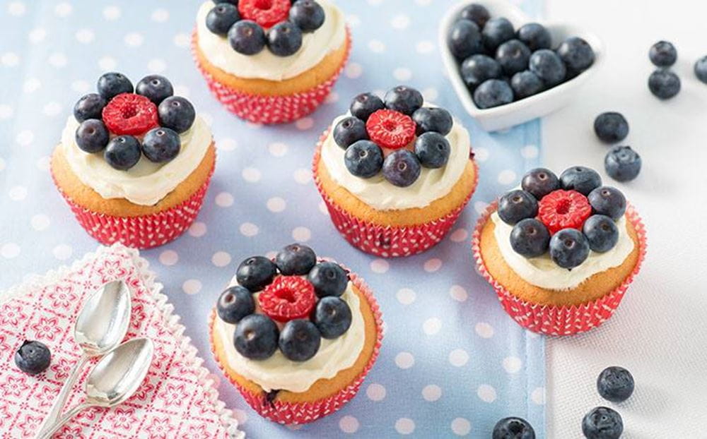 Blueberry Flower Cupcakes| Flora