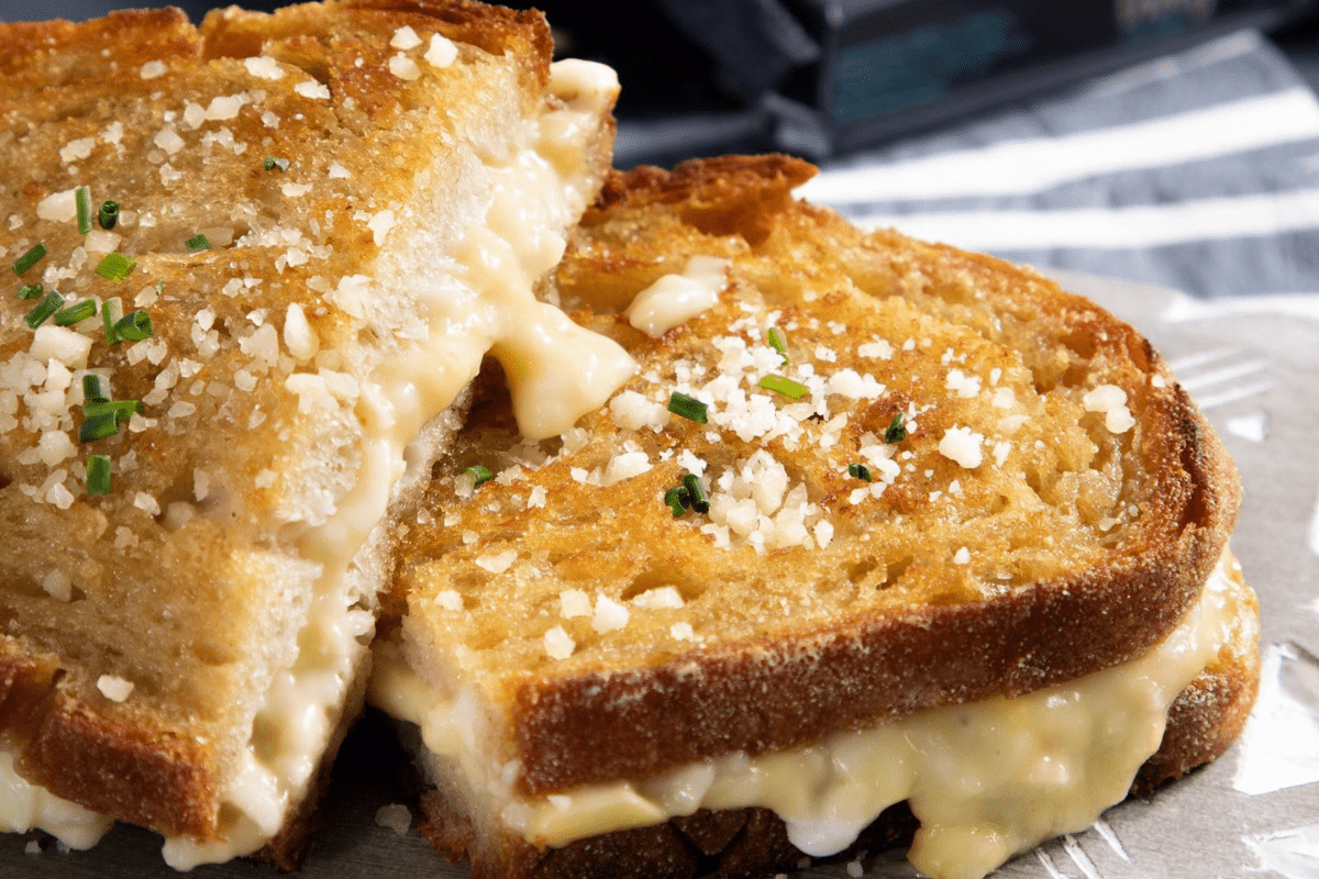 Grilled Cheese Toastie| Flora