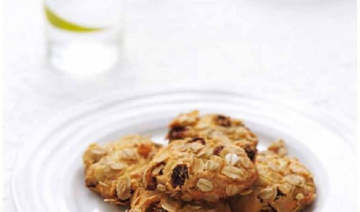 Oat & sultana biscuits
